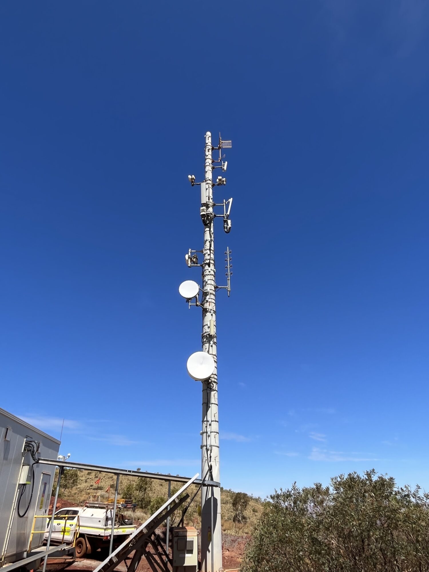 Versatile Chain Link Brackets for Mounting Equipment