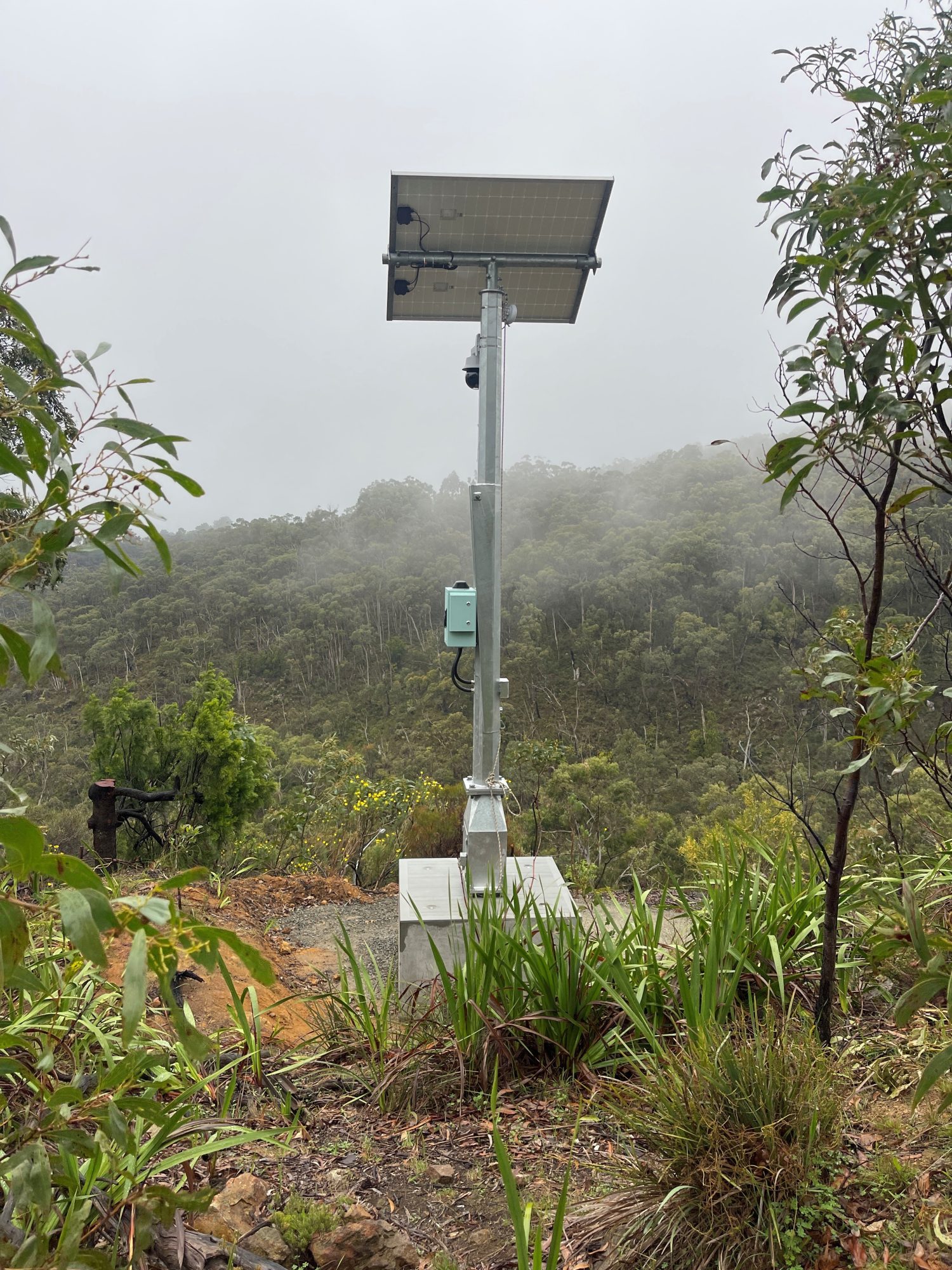 Mid-Hinged Pole Project in South Australia for Solar CCTV