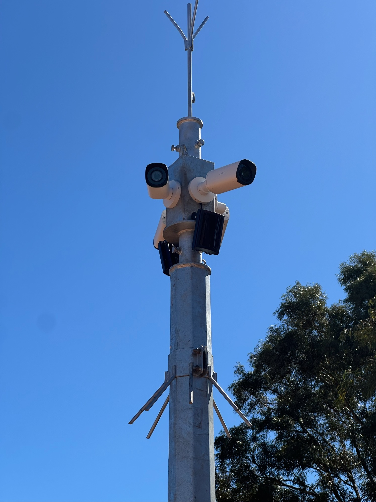 Custom CCTV Poles Fitted with LPR Technology | Onslow, WA